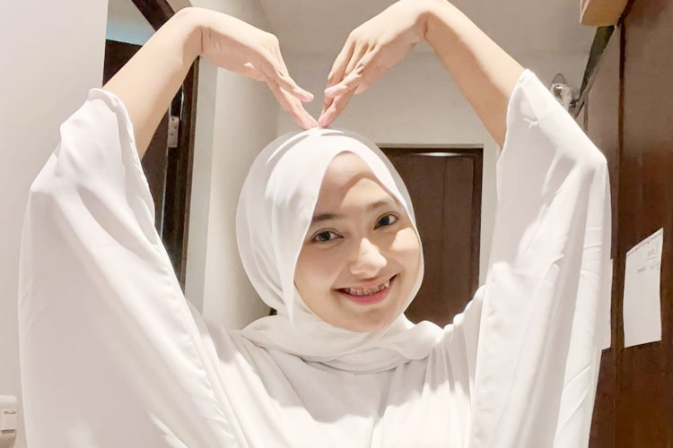 Auzura Qrzura Viral Jadi Wanita Simpanan, Warganet: Muka Doang Lugu Tapi Aslinya Iblis Banget