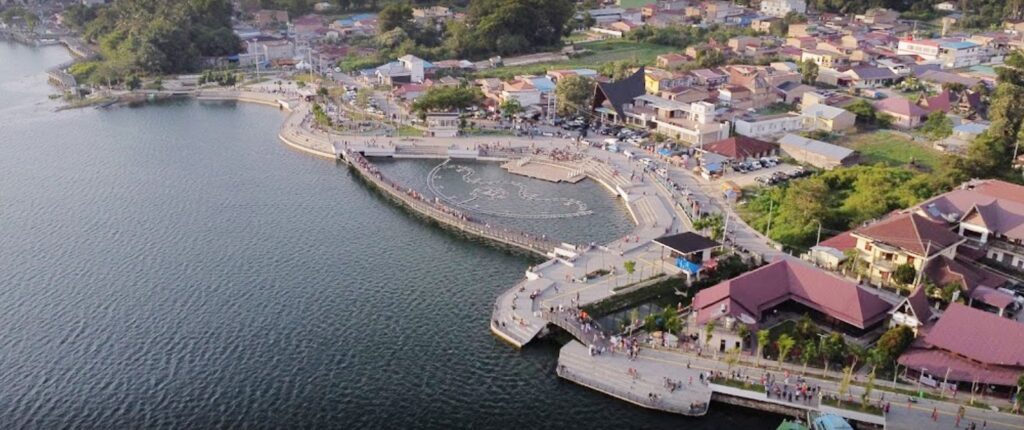 Waterfront Pangururan: Daya Tarik, Lokasi, Jam Buka, Harga Tiket, Foto ...